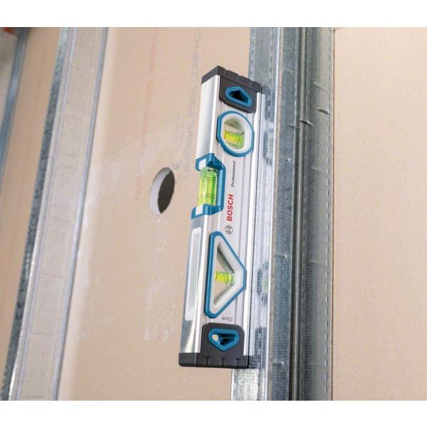 Bosch Professional(ボッシュ) 水平器(250mm・アルミフレーム・マグネット付き) 1600A016BNの通販はau ...