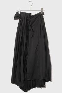 【中古】未使用品 19AW TOGA PULLA トーガ プルラ HEAVY SATIN PLEATED SKIRT ヘビーサテンプリーツスカート 34/ ☆ の通販はau PAY マーケット ...