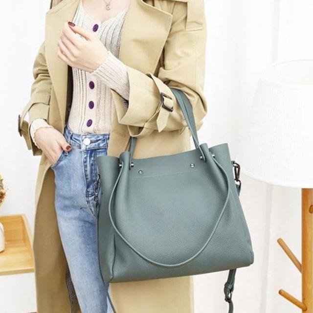 新作 レディースバッグ 本革トートバッグ ショルダーバッグ　ハンドバッグ　バック　通勤通学 収納たっぷり カバン　ビジネス　レザーバッグ