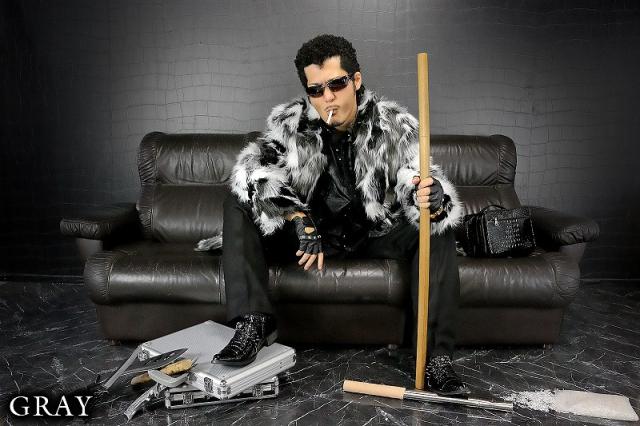 送料無料ポイント2倍 ハーフ丈ファーコート グレー 服 ホスト オラオラ系 悪羅悪羅系 ヤクザ ヤンキー チョイ悪 チョイワル 派手 メンズ 悪党の店 バースジャパン BIRTHJAPAN