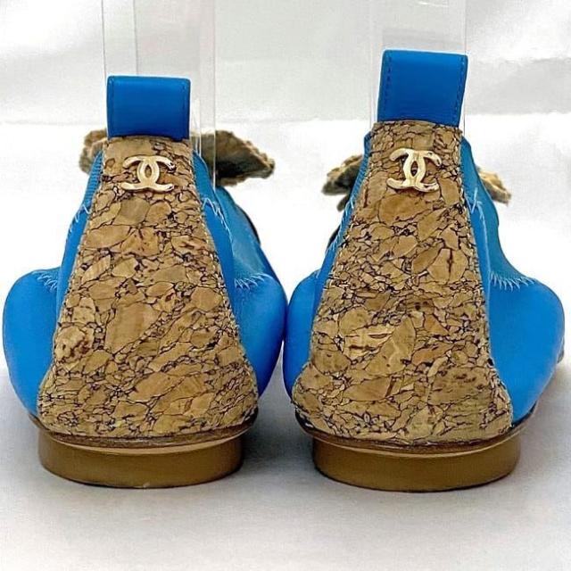 シャネル バレエシューズ ec-21062 ブルー ベージュ カメリア ココマーク 美品 23.5cm フラットシューズ レザー キャンバス コルク 中古 CHANEL アパレル 花 シューズ 靴 レディース 青 ヴィンテージ フラワーモチーフ ストロー素材 レア ブランド 本物 鑑定済