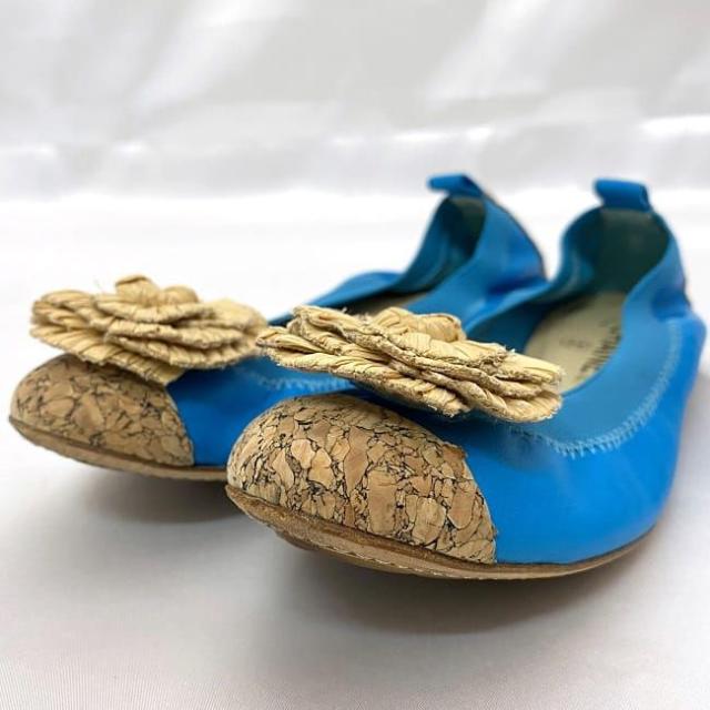 シャネル バレエシューズ ec-21062 ブルー ベージュ カメリア ココマーク 美品 23.5cm フラットシューズ レザー キャンバス コルク 中古 CHANEL アパレル 花 シューズ 靴 レディース 青 ヴィンテージ フラワーモチーフ ストロー素材 レア ブランド 本物 鑑定済