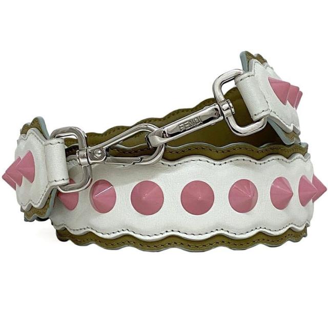 フェンディ ショルダーストラップ ストラップユー ec-21237 ホワイト ベージュ ピンク 美品 レザー スタッズ 中古 FENDI 肩掛け 後付け 2wey 人気 お洒落 女性 レディース アクセント カジュアル 個性的 白 ショルダーストラップのみ ブランド 本物 鑑定済み