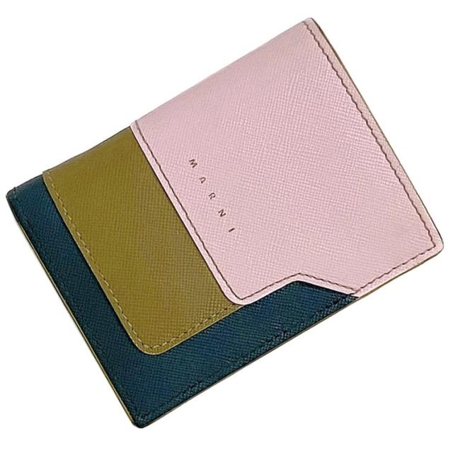マルニ 二つ折り 財布 ec-22940 ピンク ベージュ グリーン PFMOQ14U13 LV520 美品 レザー 中古 MARNI シンプル グレインレザー 箱付き ロゴ ワンポイント 定番 人気 小さい コンパクト ミニ お洒落 レディース 革 ウォレット 小物 上品 ブランド 本物 鑑定済み