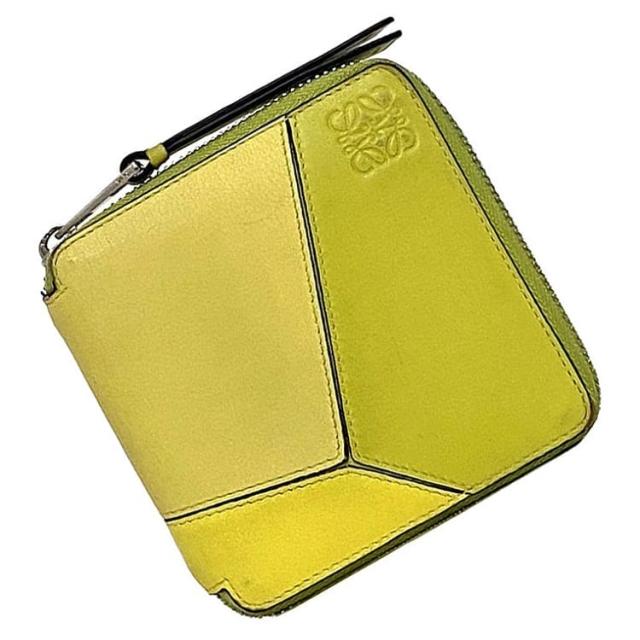 ロエベ ラウンドファスナー 二つ折り 財布 ec-22962 イエロー パズル アナグラム レザー 中古 061710 LOEWE ロゴ 黄色 ファスナー コンパクト 折り財布 ソフトレザー レディース メンズ 男女兼用 定番 人気 ロゴ刻印 ブランド 本物 鑑定済み