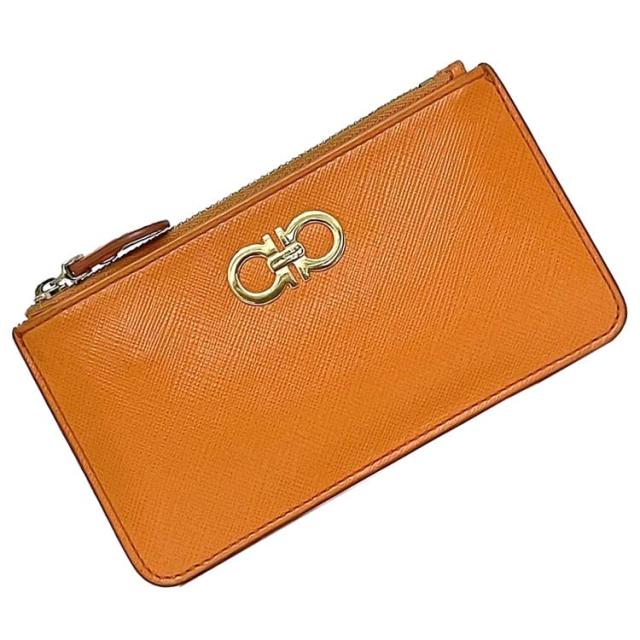 サルヴァトーレ フェラガモ ケース ec-23091 オレンジ ガンチーニ 美品 レザー 中古 GJ-22B956 Salvatore Ferragamo 小物入れ 小銭入れ 箱付き ロゴ 定番 人気 女性 レディース 小物 革 小さい 小銭 ケース お洒落 シンプル 上品 ブランド 本物 鑑定済み
