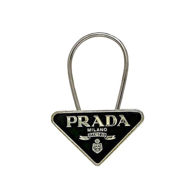 プラダ キーリング ec-23431 シルバー ゴールド ロゴ メタル 中古 M285 PRADA 鍵 ホルダー 三角 ロゴプレート 定番 人気 レディース メンズ 小物 小さい お洒落 シンプル ロゴ キーホルダー バッグチャーム エレガント チャーム 高級感 ブランド 本物 鑑定済み