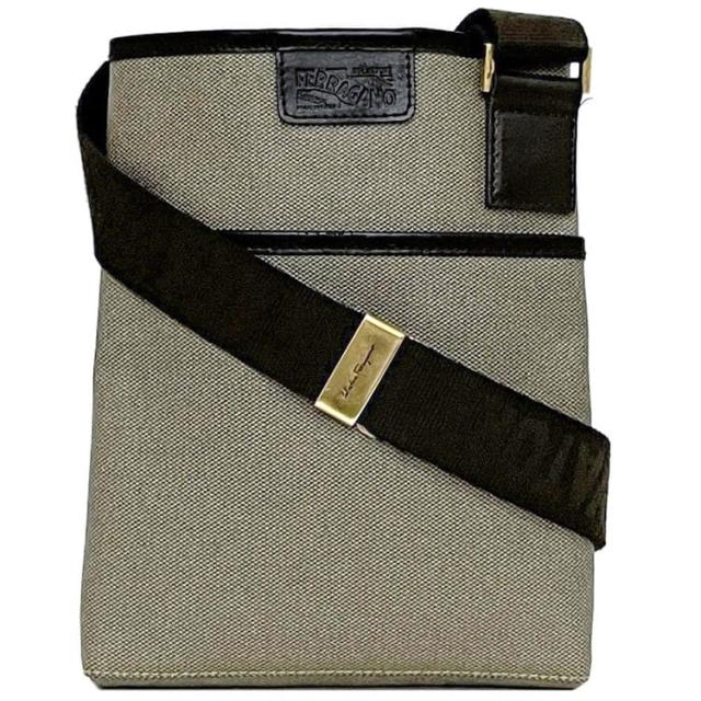 サルヴァトーレ フェラガモ ショルダーバッグ ec-23491 グレー ブラウン 美品 PVC キャンバス 中古 Salvatore Ferragamo クロスボディ シンプル 軽い 定番 人気 レディース メンズ 小さい 鞄 バッグ コンパクト ミニ お洒落 高級感 上品 ブランド 本物 鑑定済み