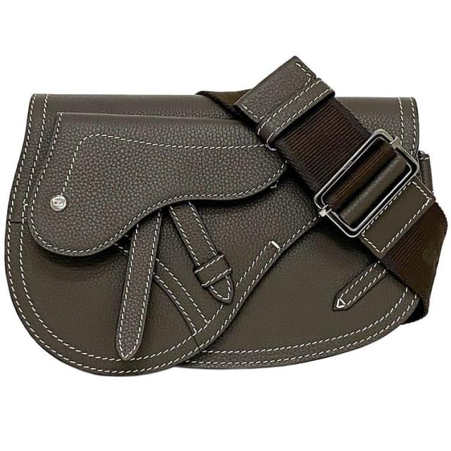 クリスチャン ディオール ショルダーバッグ ブラウン サドル 1 ADO044 YKK H00N 美品 ボディバッグ グレイン レザー 中古 07-BO-0232 Christian Dior ステッチ レア クロスボディ 斜め掛け サドルバッグ 人気 女性 高級感 コンパクト 鞄 ブランド 本物 鑑定済み
