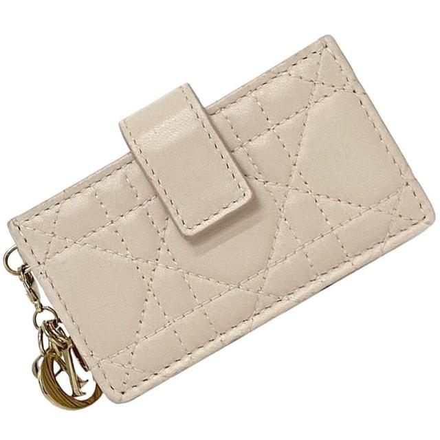 クリスチャン ディオール カードケース f-23020 ベージュ レディディオール カナージュ 美品 レザー 中古 43 MA 0158 Christian Dior ロゴ 金具 チャーム カード ホルダー ホック キルティング 本革 ソフトレザー クレジットカード 収納 ブランド 本物 鑑定済み