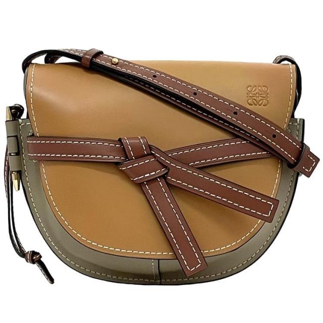 ロエベ ショルダーバッグ f-23050 ブラウン ベージュ ゲート 321.54.T20 美品 レザー 中古 062153 LOEWE フラップ  ロゴ 本革 クロスボディ アナグラム 本革 軽い 茶色 軽い レディース カーフレザー ロゴ刻印 肩掛け 斜め掛け ブランド 本物 鑑定済み