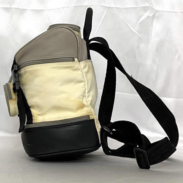 シャネル リュック ec-23604 グレー  ホワイト ブラック スポーツ A03595 訳あり ナイロン レザー 中古 6番台 CHANEL ココマーク シャネルスポーツ ミニリュック バックパック ヴィンテージ メンズ レディース ロゴ 定番 スポーツライン ブランド 本物 鑑定済 シャネル リュック ec-23604 グレー ホワイト ブラック スポーツ