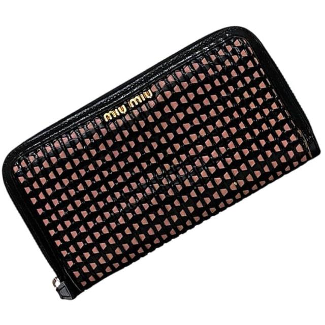 ミュウミュウ ラウンドファスナー 長財布 ec-23719 ブラック ピンク NERO ROSA イントレッチオ 5M0506 財布 パテント レザー 中古 12 miu miu 編み込み 黒 エナメル メンズ レディース 定番 人気 ロゴ 小銭入れ有 男女兼用 ロゴ金具 ブランド 本物 鑑定済み