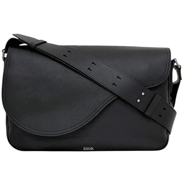 クリスチャン ディオール メッセンジャーバッグ f-24029 ブラック オム サドル 1ADME133 美品 ショルダーバッグ レザー 中古 29-BO-1210 Christian Dior フラップ マグネット メンズショルダー グレインレザー ロゴ 黒 クロスボディ ブランド 本物 鑑定済み