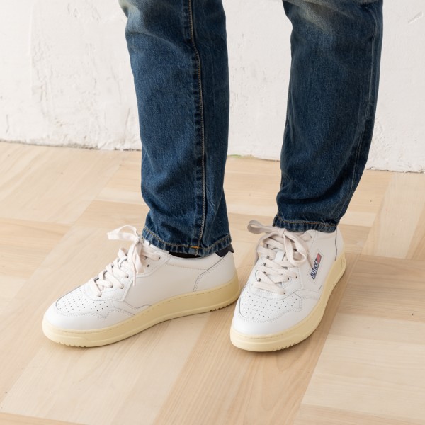 オートリー スニーカー メダリスト ホワイト ブラック レディース AUTRY AULW LL12