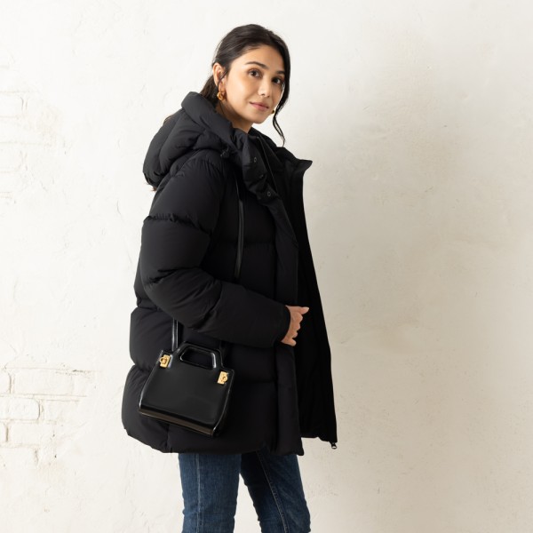 フェラガモ ハンドバッグ ショルダーバッグ ワンダ 2WAY ミニバッグ ブラック レディース FERRAGAMO 213485 760348