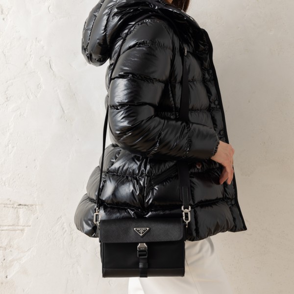 プラダ ショルダーバッグ リナイロン トライアングルロゴ ブラック メンズ レディース ユニセックス PRADA 2VD053 2DMH F0002