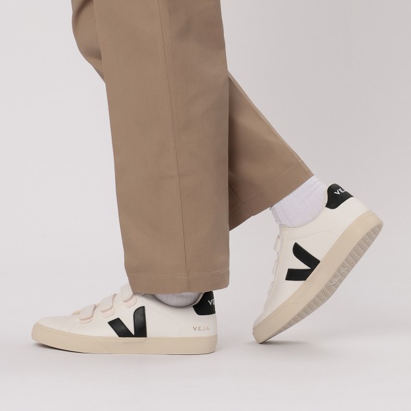 ヴェジャ スニーカー レシフェ ロゴ ホワイト ブラック メンズ レディース ユニセックス VEJA RC0502790