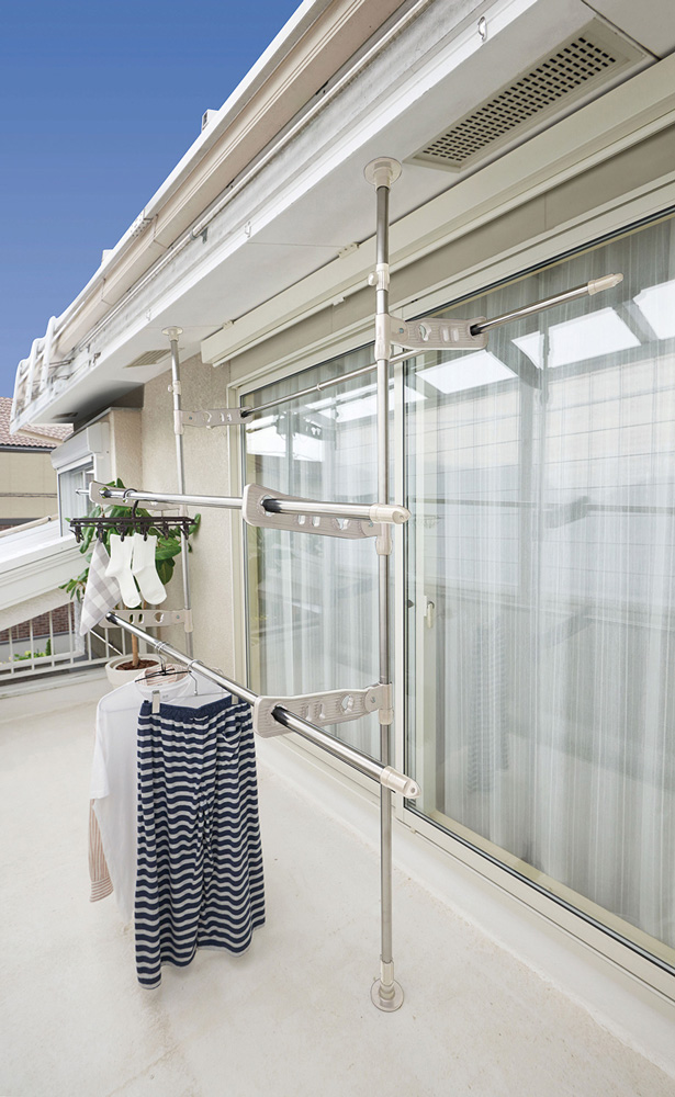 ベストコ NY-282(ベストコ) ベランダでたっぷり干せる つっぱり物干し（ライトグレー）[NY282ベストコ] 返品種別Aの通販はau PAY マーケット - Joshin web 家電 ...