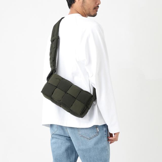 [あす着] ボッテガヴェネタ BOTTEGA VENETA ショルダーバッグ メンズ PADDED CASSETTE