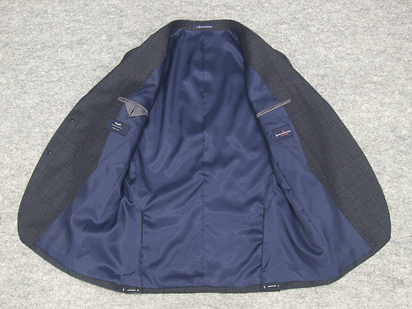 [MARZOTTO]クラシコテーパードスーツ　２タックパンツ　スタイリッシュ段返り３釦シングルスーツ　紺/杉綾　秋冬物　MZ-CL14 MARZOTTO]クラシコテーパードスーツ 2タックパンツ スタイリッシュ段