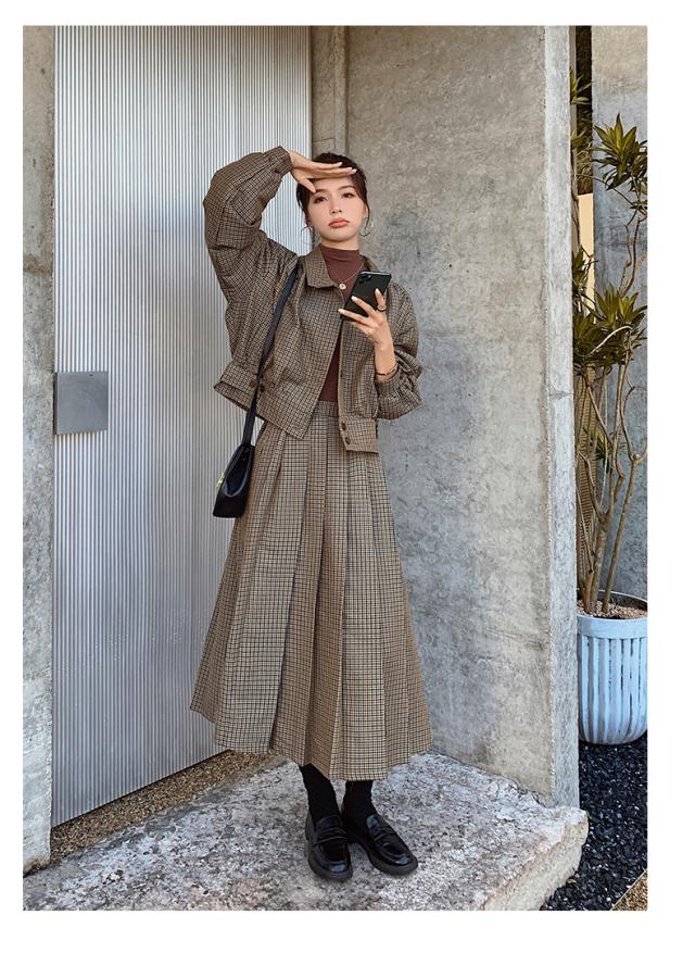 首元かわいい綺麗なトレーナー 同サイズ3色組 両脇ポケット付