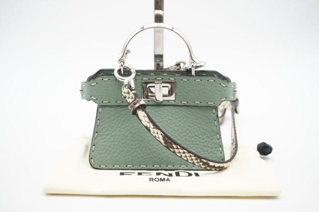 ★3日以内返品可★ FENDI フェンディ セレリア ピーカブー ISeeUマイクロ 2WAYショルダーバッグ 7AS106 グリーン