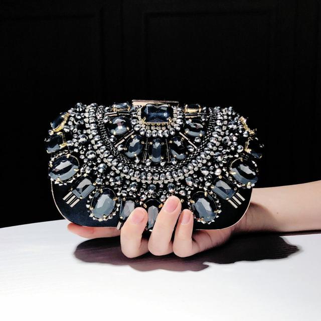 O12クラッチバッグ レディース バッグ クリスタルショルダーバッグ キラキラ．ラインストン パーティーバック