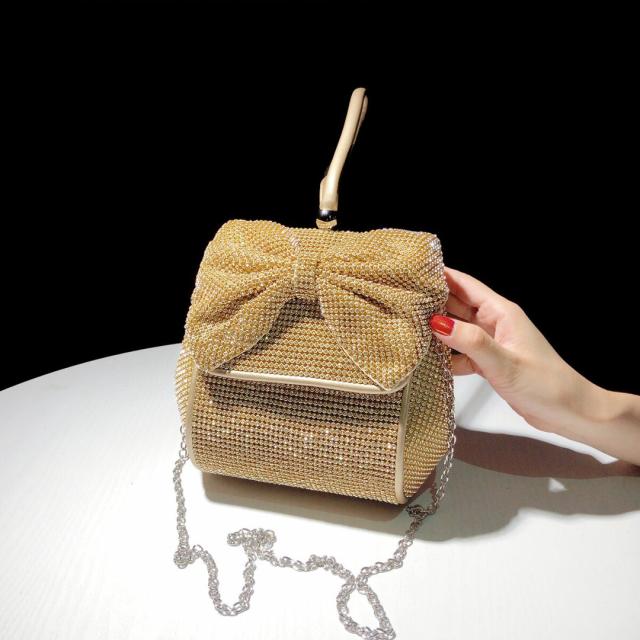 O14クラッチバッグ レディース バッグ クリスタルショルダーバッグ キラキラ．ラインストン パーティーバック
