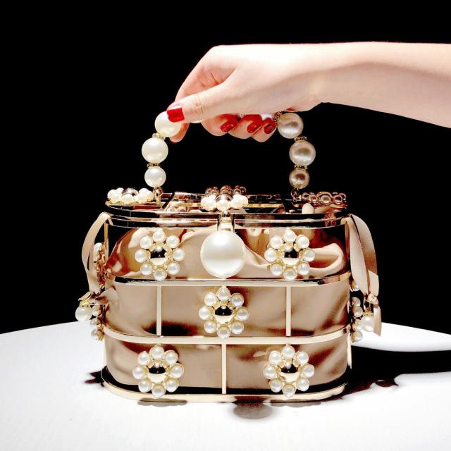 O21クラッチバッグ レディース バッグ クリスタルショルダーバッグ キラキラ．ラインストン パーティーバック