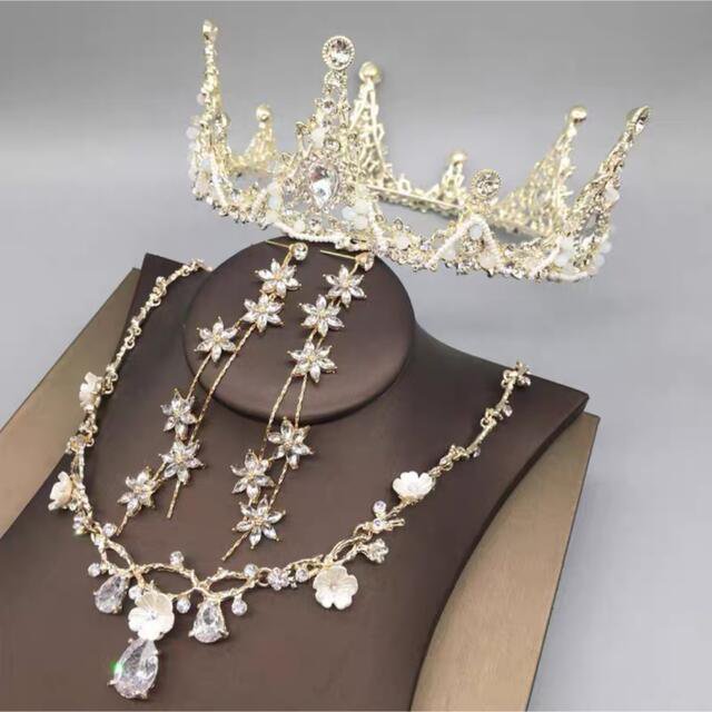 ウェディング 花嫁3点セット ．アクセサリー ティアラ+イヤリング+