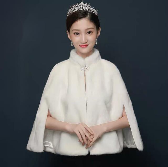 豪華肩掛け 大判ショール ファーストール ．毛皮風ケープ 結婚式 ボレロ ポンチ