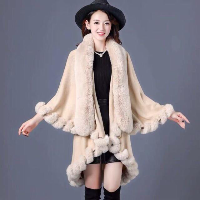 ファー付き☆ポンチョ風ストール 毛皮風ミンクケープ ．ファーショール