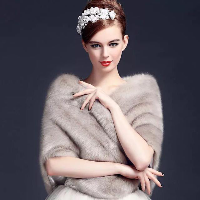 高級肩掛けフェイクファー ケープ ．豪華大判ショール ．レディース