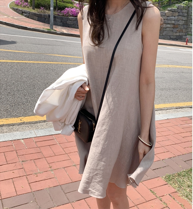 ワンピース フレアワンピース ワンピドレス 膝丈 ひざ丈 膝上 袖なし ノースリーブ Uネック ラウンドネック フレア セミフレア Aライン 麻 リネン かわいい 大人可愛い シンプル カジュアル 大人 おしゃれ お洒落 こなれ感 ラフ とろみ感 無地 夏 10代 20代 30代 40代 50代