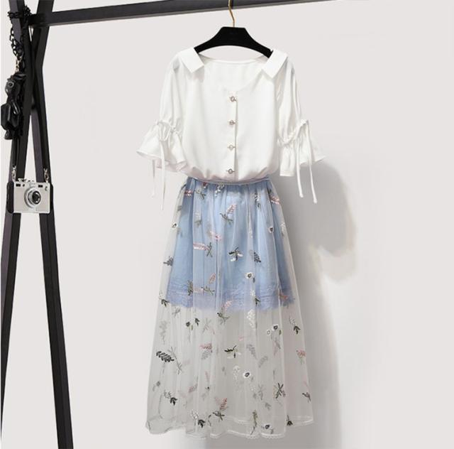 上下セット チュールスカート Vネック ブラウス トップス スカート セットアップ フレアスカート 膝下 ミモレ ミモレ丈 袖あり 半袖 5分袖 ボリューム袖 パフスリーブ Vネック 襟付き フレア Aライン 刺繍 チュール シフォン ウエストゴム 透け感 シースルー 上下セット