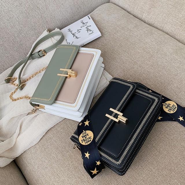 星柄 スクエア チェーン バッグ バック カバン かばん 鞄 レディースバッグ レディースバック ショルダーバッグ ショルダーバック 斜めがけ 斜め掛け 仕切り スクエア型 四角 ファスナー かわいい 大人可愛い カジュアル おしゃれ かっこいい こなれ感 ラフ ラブリー キュート