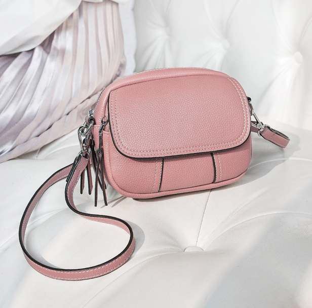 バッグ バック カバン かばん 鞄 bag レディースバッグ レディースバック ショルダーバッグ ショルダーバック 肩がけバック 肩掛けバック デイバッグ がま口 釜口 かわいい 大人可愛い シンプル カジュアル 大人 上品 おしゃれ お洒落 かっこいい 大人可愛い 大人女子