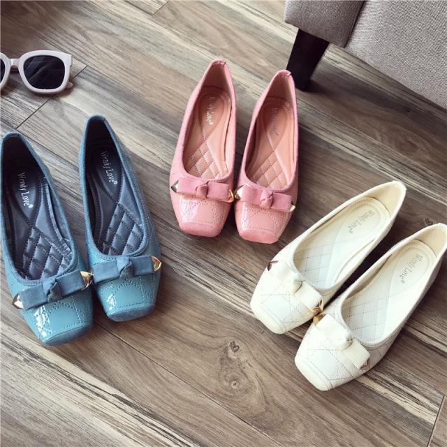 ビッグリボン キルティング風シューズ 靴 レディースシューズ レディーススニーカー ぺたんこシューズ 痛くない 歩きやすい 履きやすい 美脚 脚長 かわいい 大人可愛い きれいめ シンプル カジュアル 大人 上品 おしゃれ かっこいい ラブリー キュート ガーリー 大人っぽい