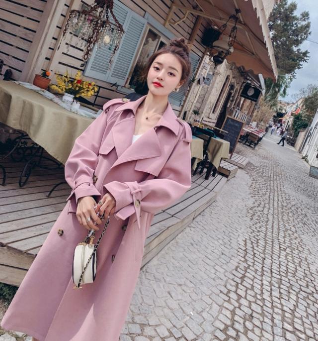 ラブリーカラー ガーリー トレンチコート ケープ アウター コート ロングコート 膝下 ロング ロング丈 長袖 Vネック 襟付き ワイド ウエストマーク ウエストリボン バックリボン ポケット 前開き かわいい 大人可愛い きれいめ シンプル カジュアル 大人 上品 おしゃれ