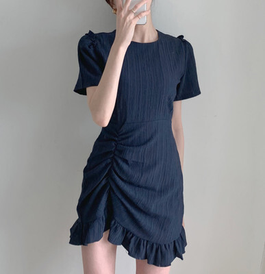 シャーリングワンピース ワンピース ミニ ミニ丈 ショート ショート丈 袖あり 半袖 Uネック ラウンドネック スリム タイト 細身 フリル サイドスリット かわいい 大人可愛い きれいめ シンプル カジュアル 大人 上品 おしゃれ 大人女子 こなれ感 ラフ ラブリー キュート