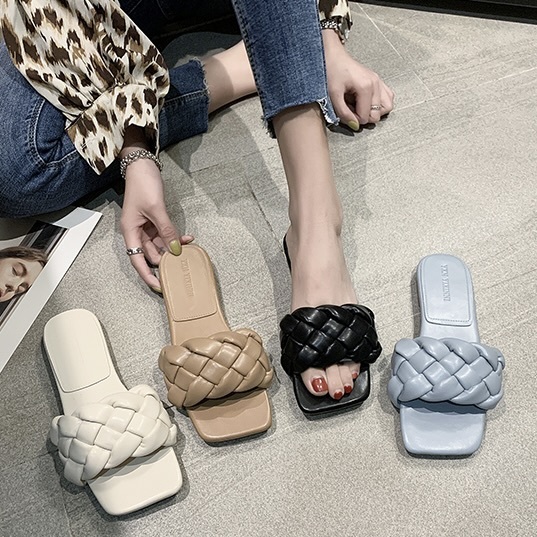 シューズ 靴 くつ サンダル つっかけ レディースシューズ レディースサンダル ローヒール フラット ぺたんこ ペタンコ スクエアトゥ 歩きやすい 履きやすい かわいい 大人可愛い きれいめ シンプル カジュアル 大人 上品 おしゃれ 大人っぽい ラフ ルーズ 春 夏 10代 20代