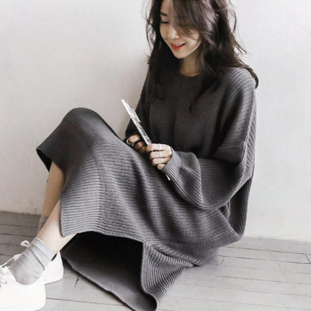 ワンピース ミモレ 袖あり 長袖 Uネック ラウンドネック 襟なし スリット サイドスリット ふわふわ 伸縮性 ニット かわいい 大人可愛い きれいめ シンプル カジュアル 大人 上品 おしゃれ 大人女子 こなれ感 ラフ ラブリー ルーズ エレガント モダン 抜け感 無地 秋 冬 10代