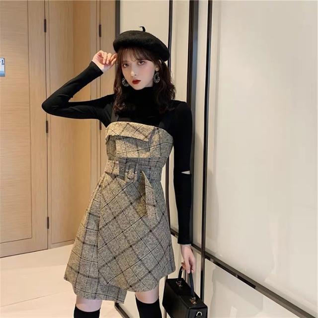 ワンピース フレアワンピース ひざ丈 膝上 長袖 ハイネック 細身 ストレート ベルト ウエストマーク かわいい 大人可愛い きれいめ シンプル カジュアル 大人 上品 おしゃれ お洒落 レトロ 大人可愛い 大人女子 こなれ感 キュート ガーリー 個性的 エレガント フォーマル 無地