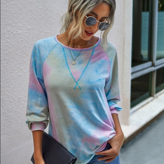 トップス Tシャツ ロング ロンT 袖あり 長袖 ラウンドネック 襟なし スリム 細身 綿 薄手 シンプル カジュアル かっこいい ラフ スポーティー 個性的 クール 柄 春 夏 10代 20代 30代 レディース 女性用 お出かけ 休日 海 プール ビーチ お揃い 双子コーデ サイズ S M L XL