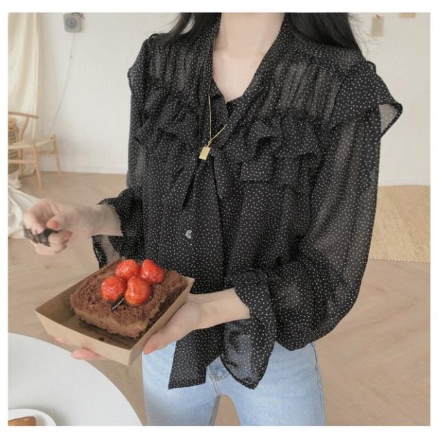 トップス ブラウス 袖あり 長袖 襟なし フリル リボン 透け感 シースルー かわいい 大人可愛い きれいめ シンプル カジュアル 上品 おしゃれ レトロ 大人女子 こなれ感 ラブリー キュート ガーリー エレガント とろみ感 抜け感 ドット柄 水玉 春 秋 10代 20代 30代 レディース