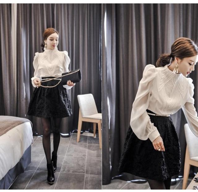 セットアップ ブラウス フレアスカート 膝丈 ひざ丈 袖あり 長袖 ボリューム袖 ハイネック 襟なし スタンドカラー スリム タイト プリーツ レース フリル 異素材MIX 上下セット 2点セット かわいい 大人可愛い きれいめ シンプル カジュアル 大人 上品 おしゃれ 大人可愛い