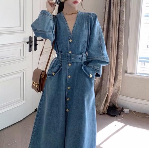 デニムワンピース 膝丈 膝下 袖あり 長袖 Vネック Aライン かわいい 大人可愛い きれいめ シンプル カジュアル 大人 上品 おしゃれ お洒落 かっこいい レトロ 大人可愛い 大人女子 こなれ感 ラブリー キュート ガーリー 主役級 存在感 とろみ感 抜け感 無地 春 秋 冬 10代