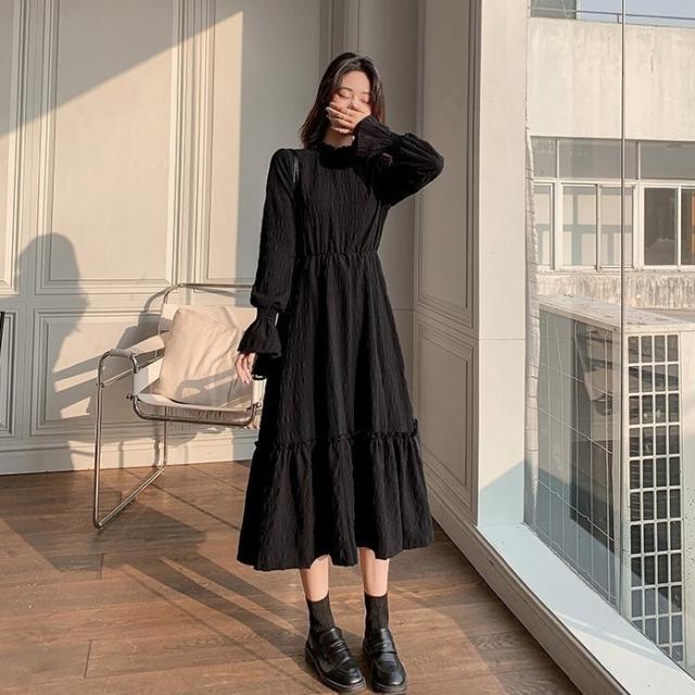 ワンピース ドレス ロングスカート プルオーバー ロング丈 膝下 長袖 ボリューム袖 襟なし フリル ゴムウエスト レディース 秋 冬 かわいい 大人可愛い シンプル カジュアル おしゃれ お洒落 大人可愛い 大人女子 こなれ感 ラフ ラブリー キュート ガーリー ルーズ 個性的