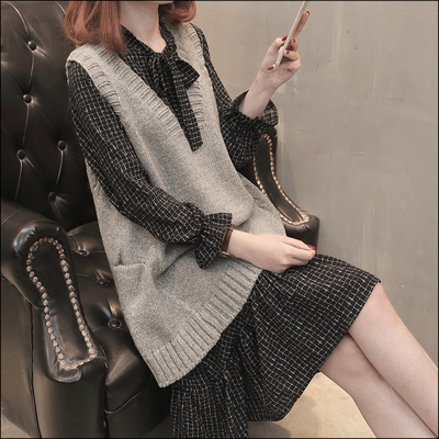 ニットベスト ワンピース フレアワンピース ひざ丈 膝上 袖あり 長袖 襟なし フレア セミフレア Aライン ドッキング フリル リボン 2点セット お得 かわいい 大人可愛い きれいめ シンプル カジュアル 大人 上品 おしゃれ 大人女子 こなれ感 ラブリー キュート ガーリー